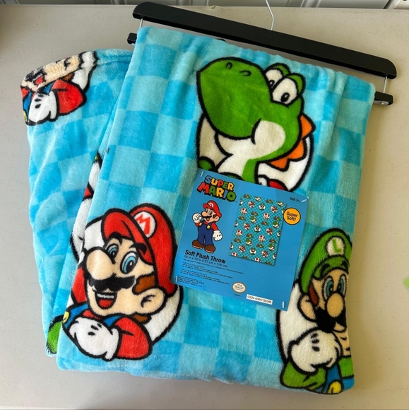 Nintendo | Bedding | Super Mario Bros Luigi Mario Yoshi Plush Throw ...